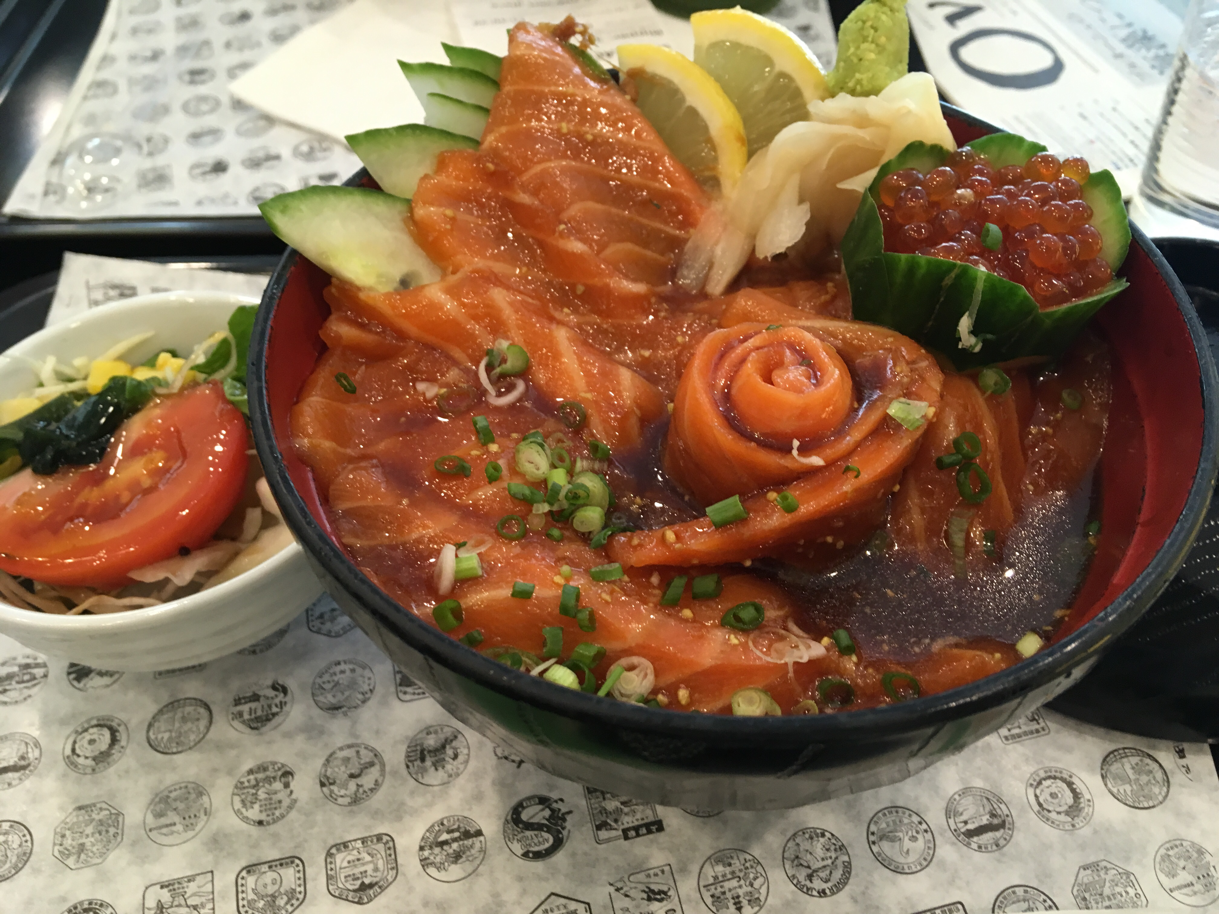 Aki Café : Dégustation d’un « Saumon ikura don » | TekuTeku Japan